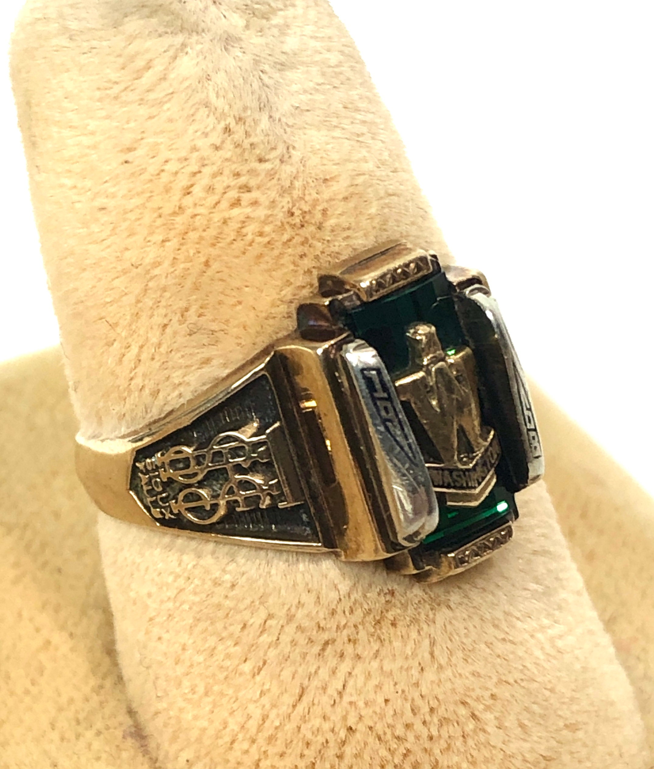 Vintage 10K Gold Emerald Class Ring 1968 Sz 7 Washington 4.36g Jostens ...