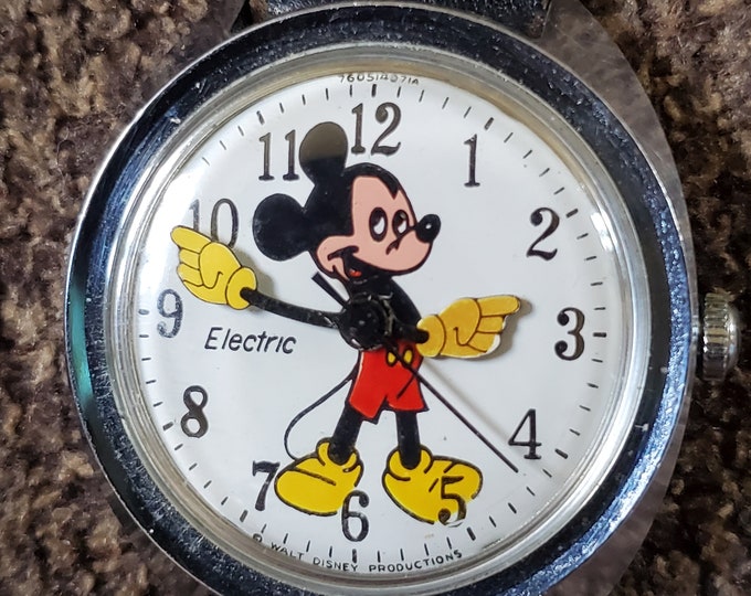 Vintage Mickey Mouse Electric Watch by Timex - Etsy
