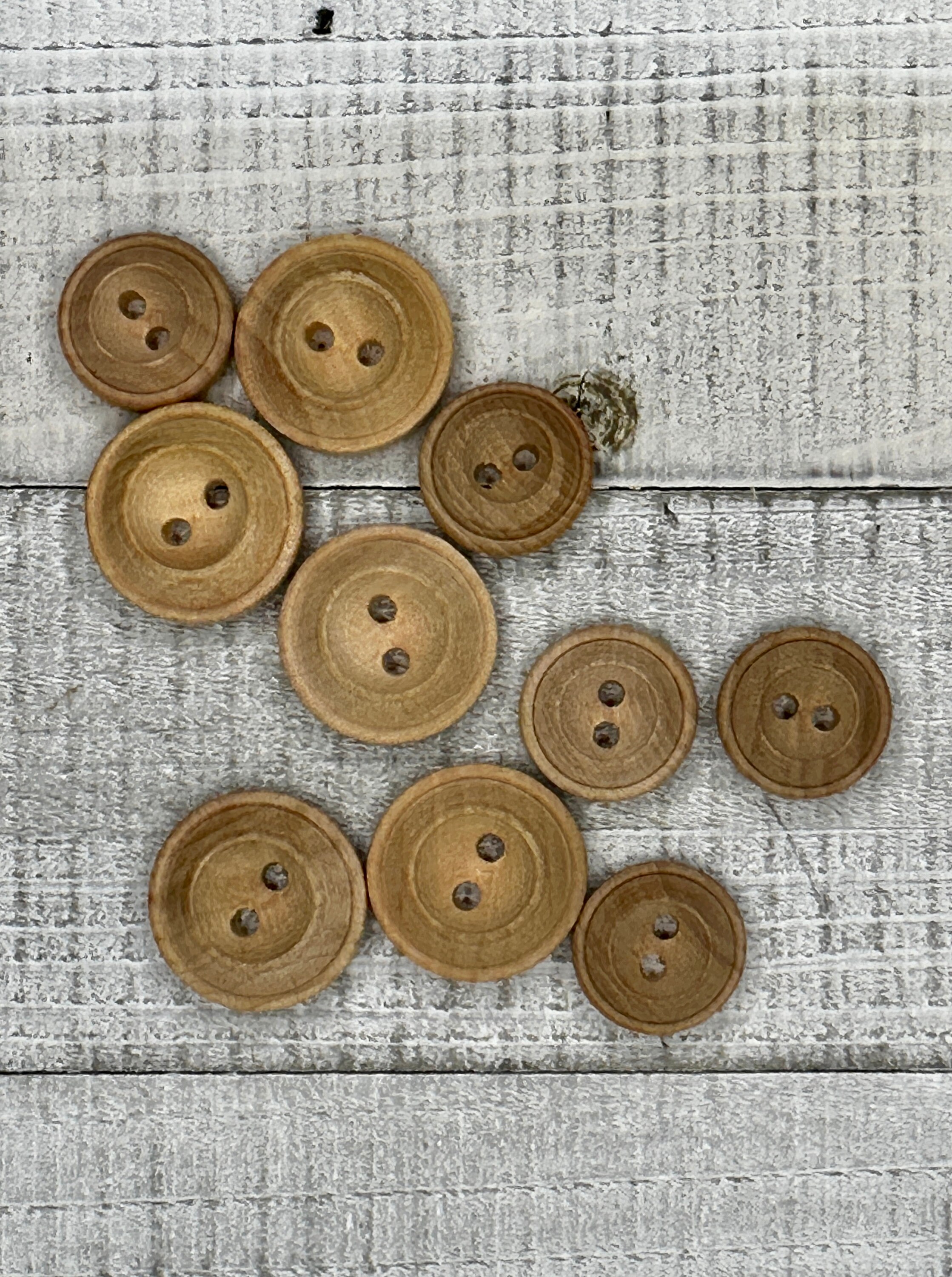 10 Round Con-caved Wood Buttons - Etsy