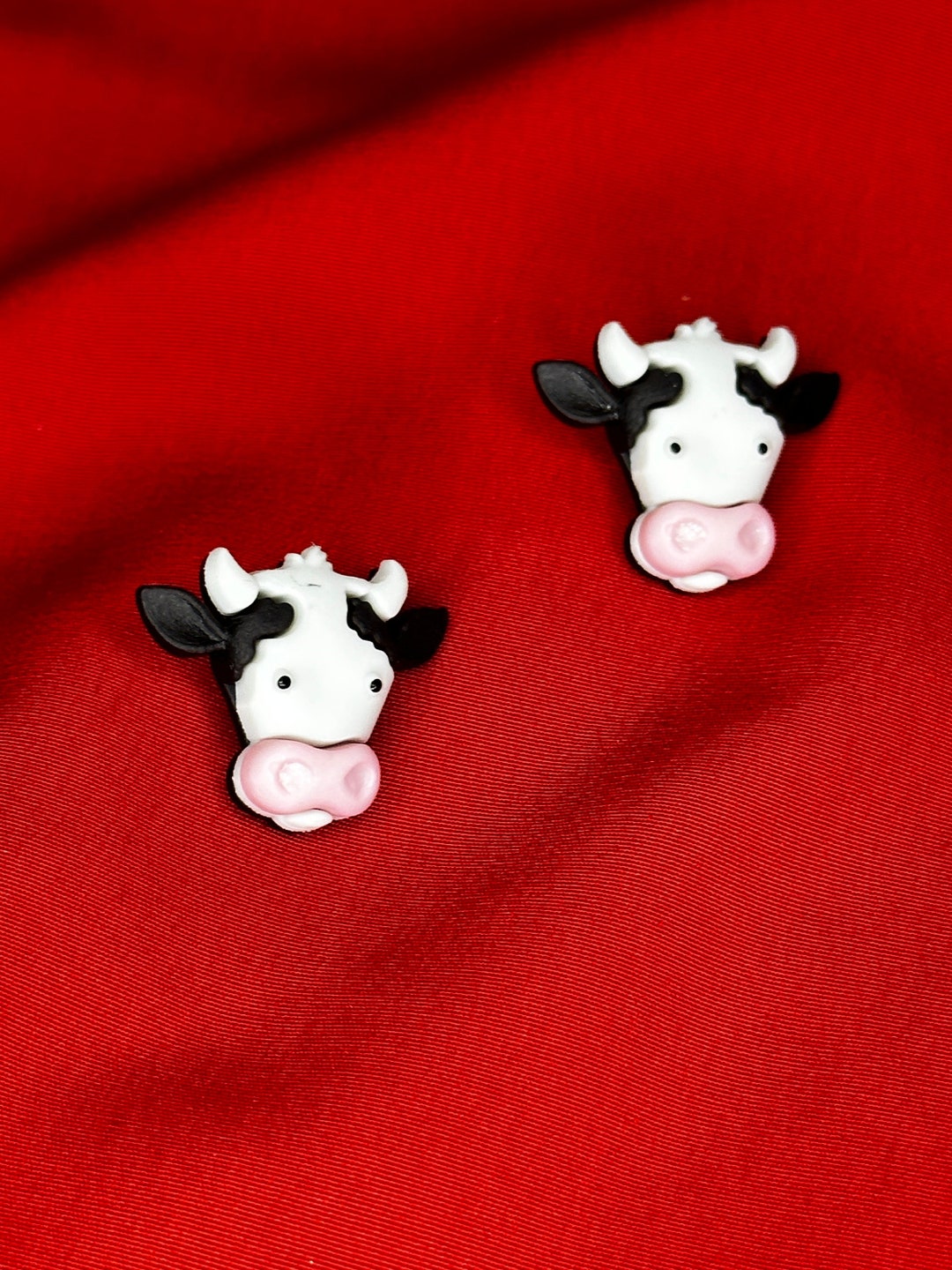 2 Black & White Cows Head Buttons - Etsy