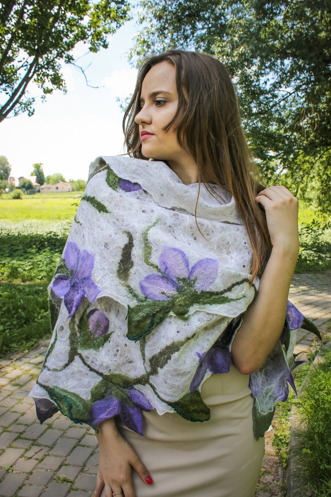 Openwork Felt Shawl With Flowers, Floral Felt Shawl Cobweb, Elegant ...