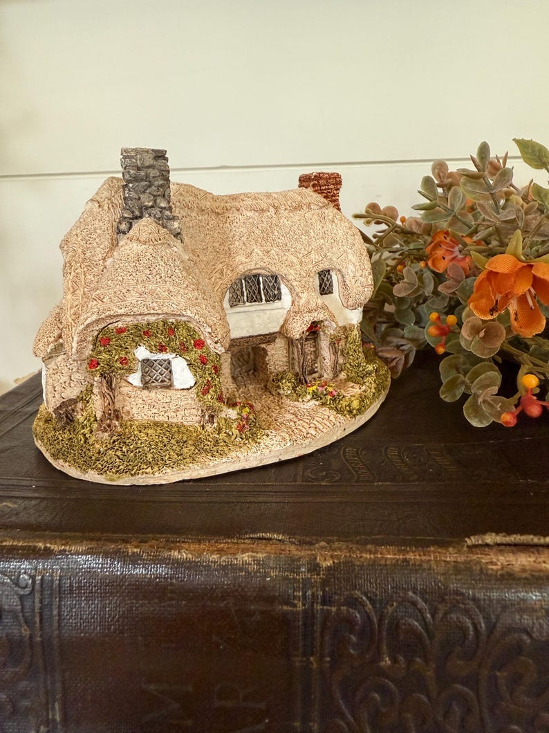 Vintage Lilliput Lane Ostler's Keep Cottage Handmade Miniature Cottages ...