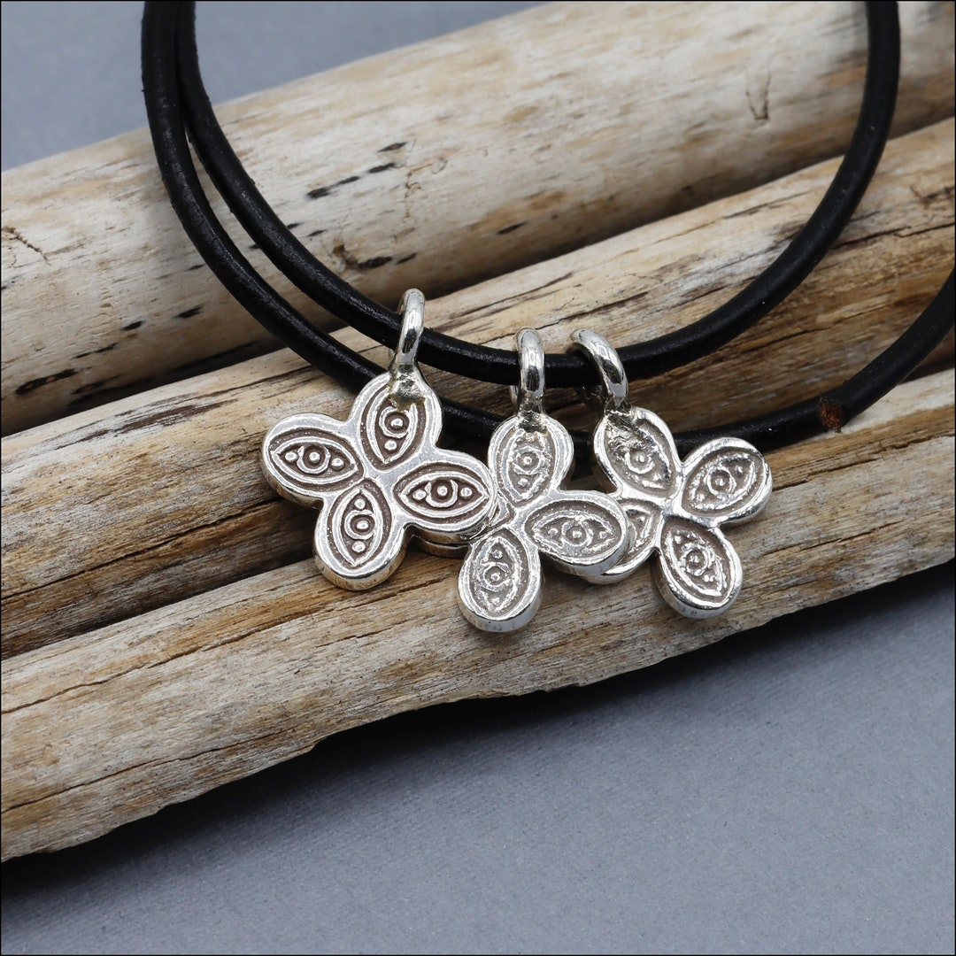 HP003 Evil Eye-stamped Four-leaf Clover Charm Price per - Etsy