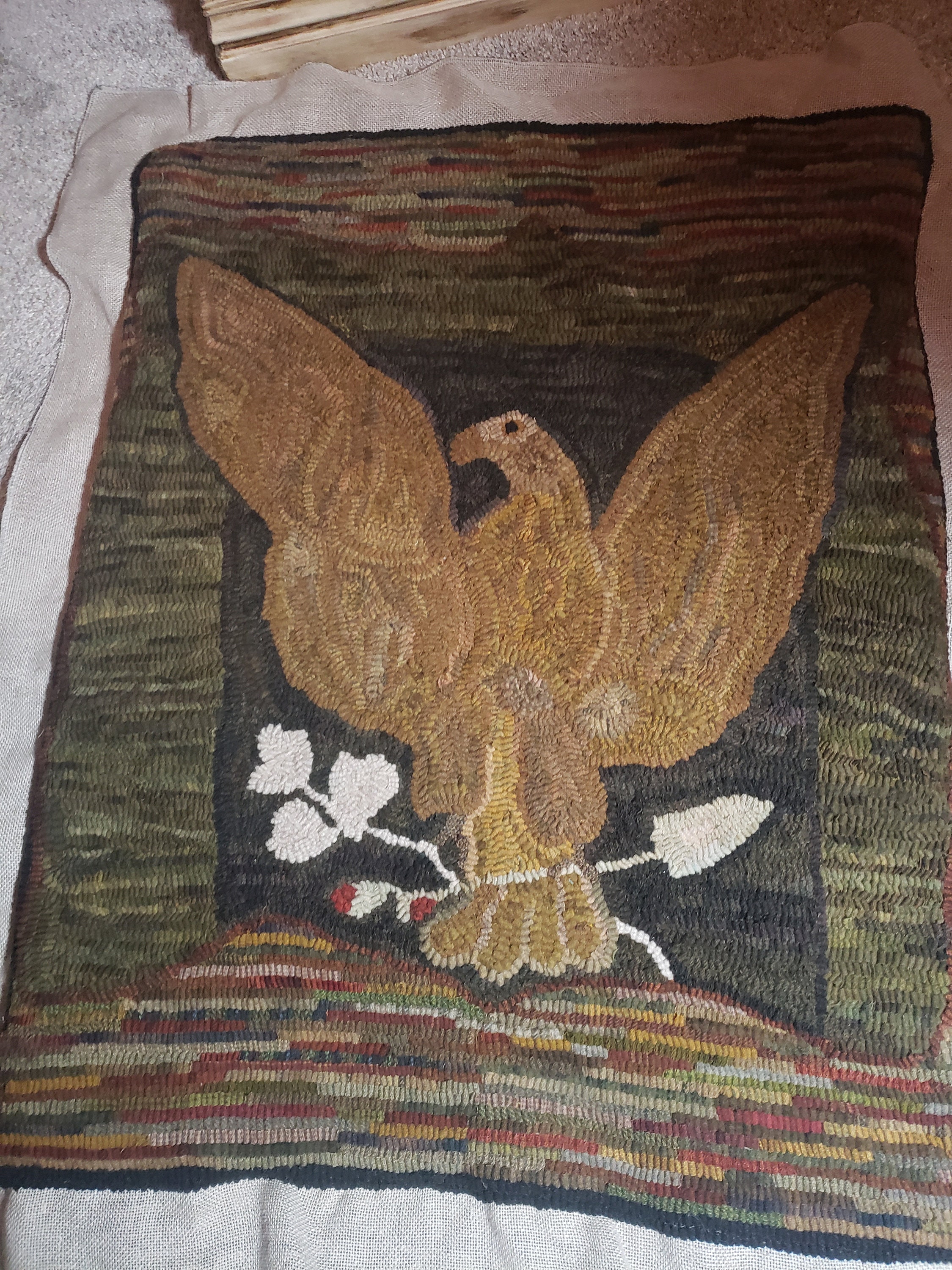 Antique Eagle rug hooking pattern on linen - Etsy.de