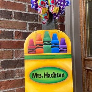Crayon Door Hanger Back to School Teacher Gift Classroom Welcome Wreath ...