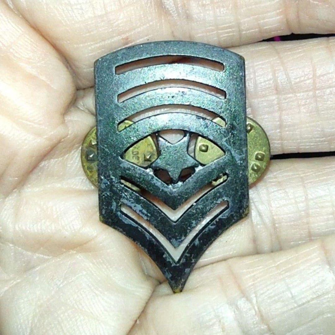 US Army Sergeant First Class SFC E-7 Subdued Rank Insignia Military Pin ...