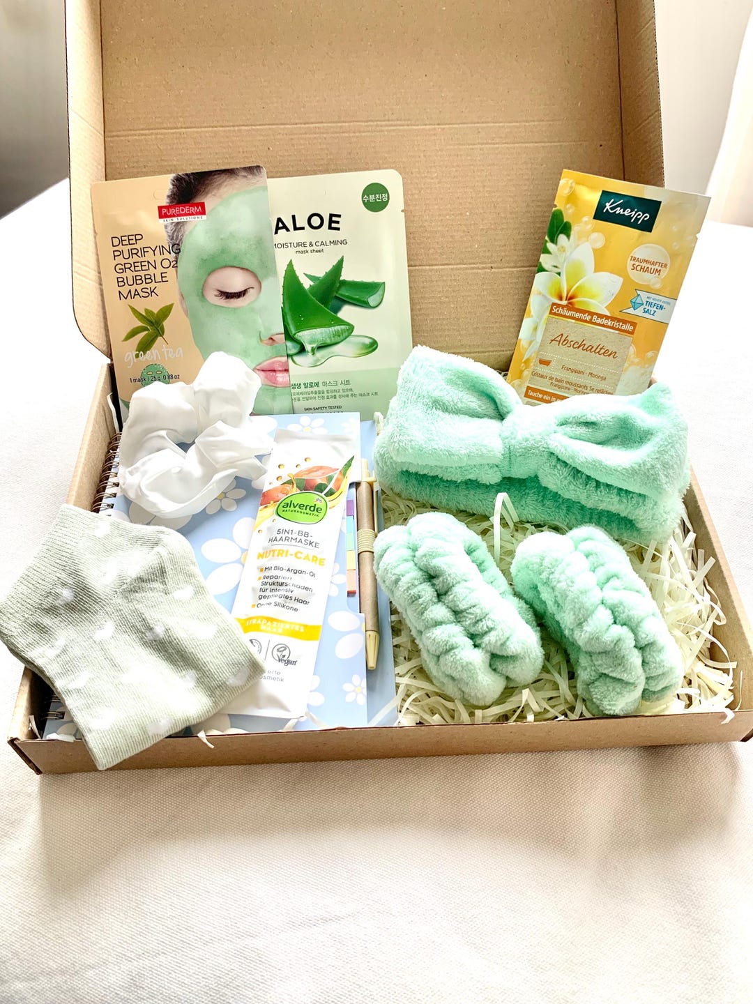 Mint Spa Gift Box for Her – Self Care Set With Face Masks, Hairband ...