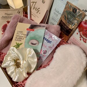 Relaxation Gift Set - Face Mask, Bath Salt, Sleep Mask & Hair Tie - Spa ...