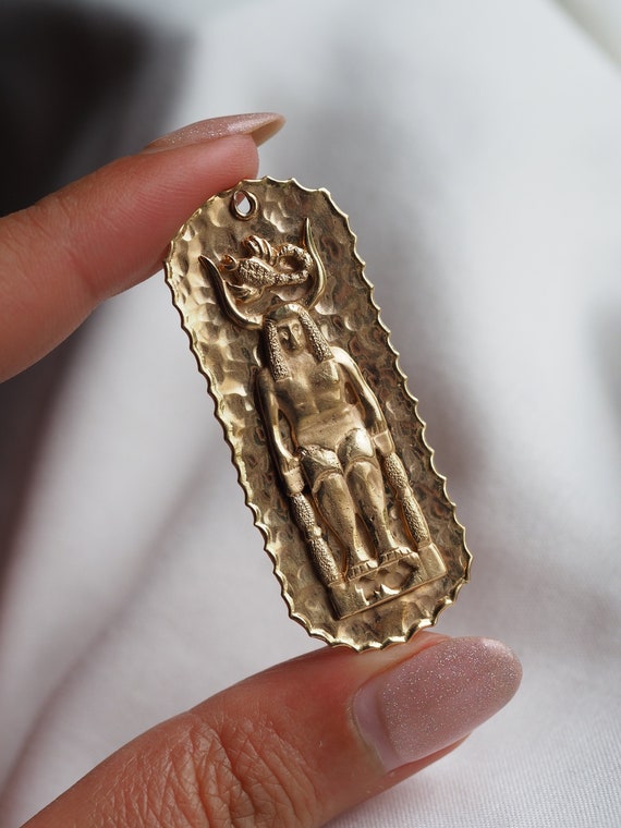 Mysterious, large vintage solid 14K gold ancient god … - Gem