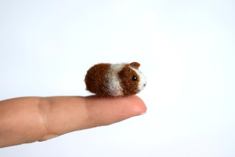 Needle Felted Guinea Pig Miniature, Dollhouse Animal Figurine - Etsy