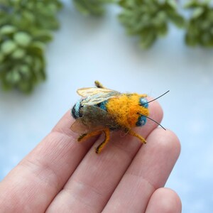 Blue Banded Bee Brooch Bee Ornament Wildlife Gift Bee Pin Insect Brooch ...