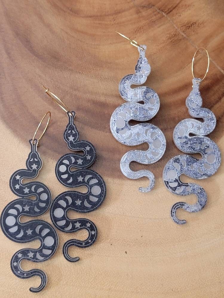 2 Colors of Snakes Glow in the Dark. Choose Your Favorite - Etsy