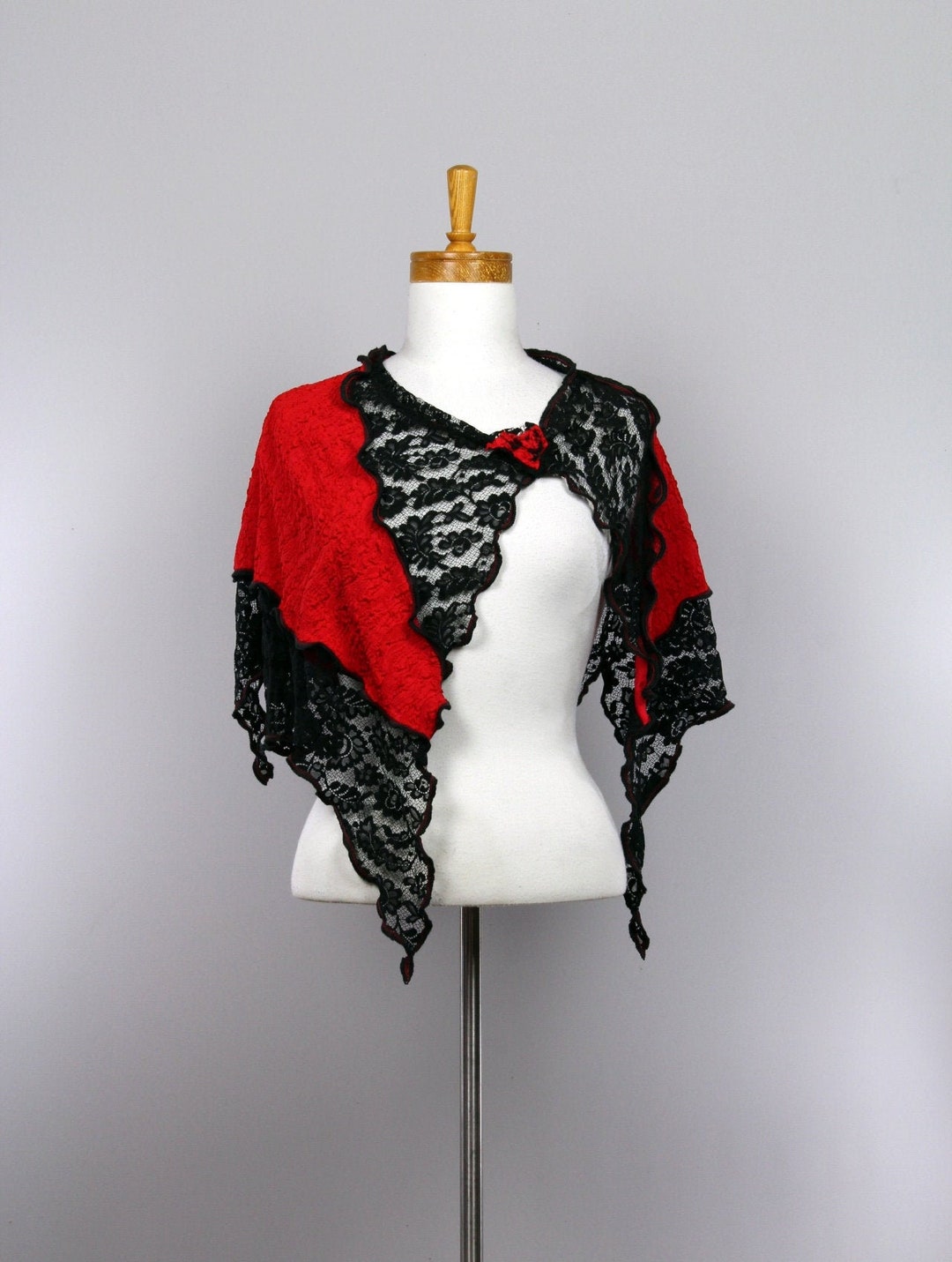 Red shawl black lace evening shawl wedding stole fair trade - Etsy.de