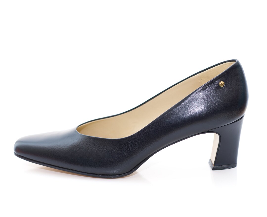 Vintage Etienne Aigner Navy Blue Pumps | Size 8 - Etsy