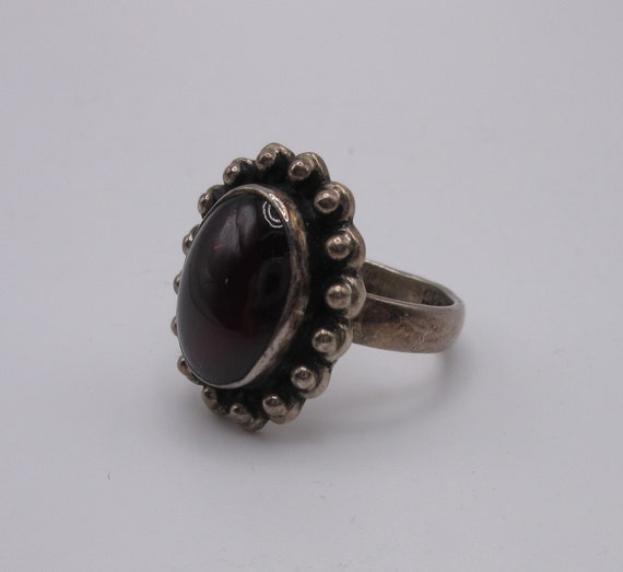 Vintage ring marked 925 - Gem
