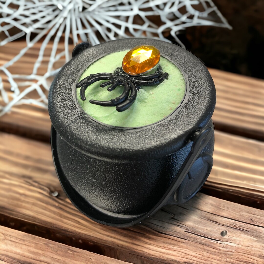 Juicy Pear Spider Cauldron Bath Bomb - Etsy