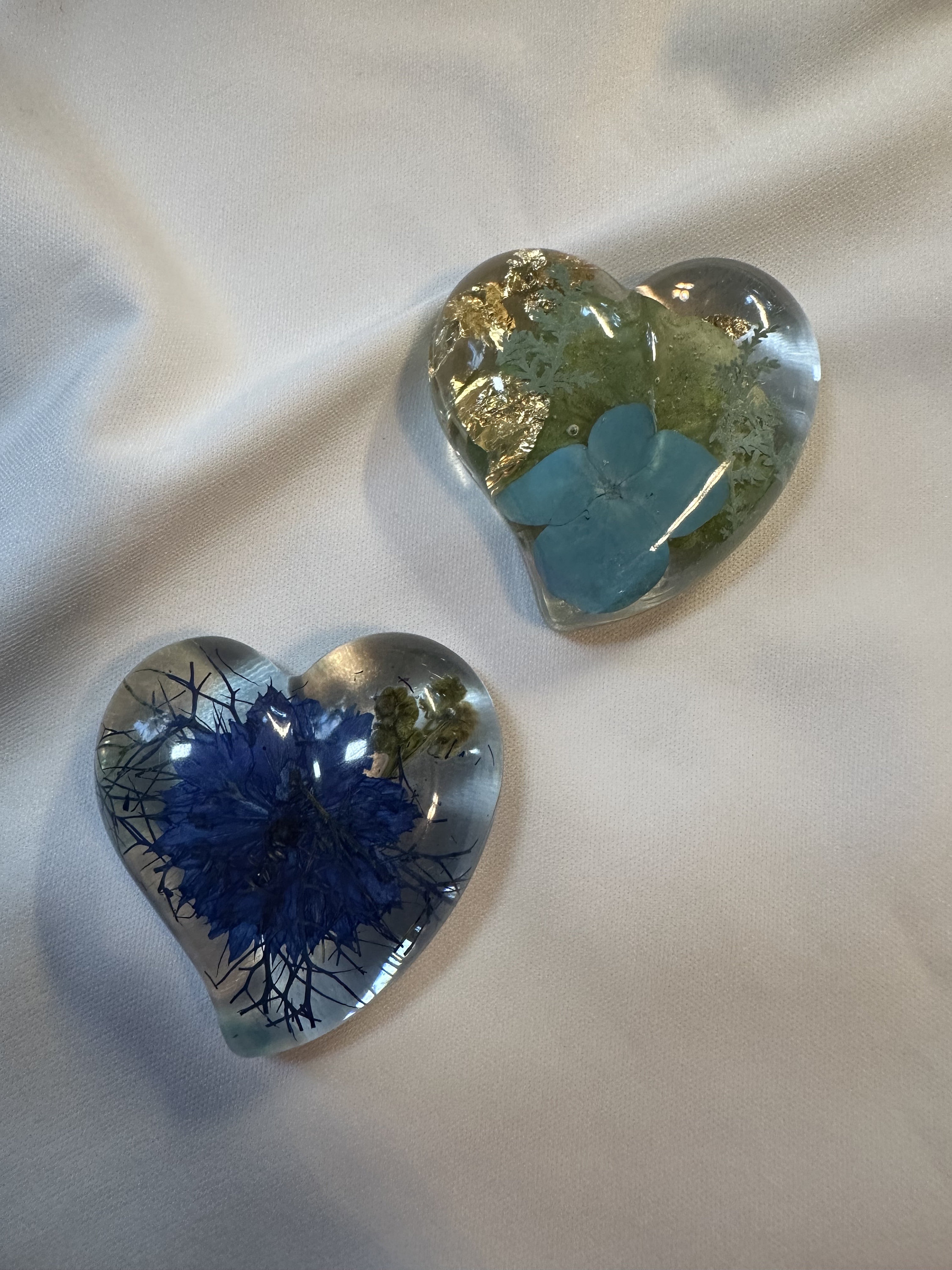 3D Heart Paperweights. Made With Resin and Pressed Flowers / Glitter ...
