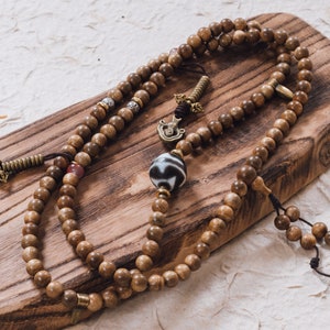 SPIRITUAL Mala Beads 108 - Agarwood Mala Necklace - Wrist Mala - Prayer ...