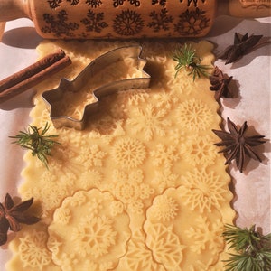 Snowflakes Embossed Rolling Pin Christmas Carved Rolling Pin Xmas Gifts ...