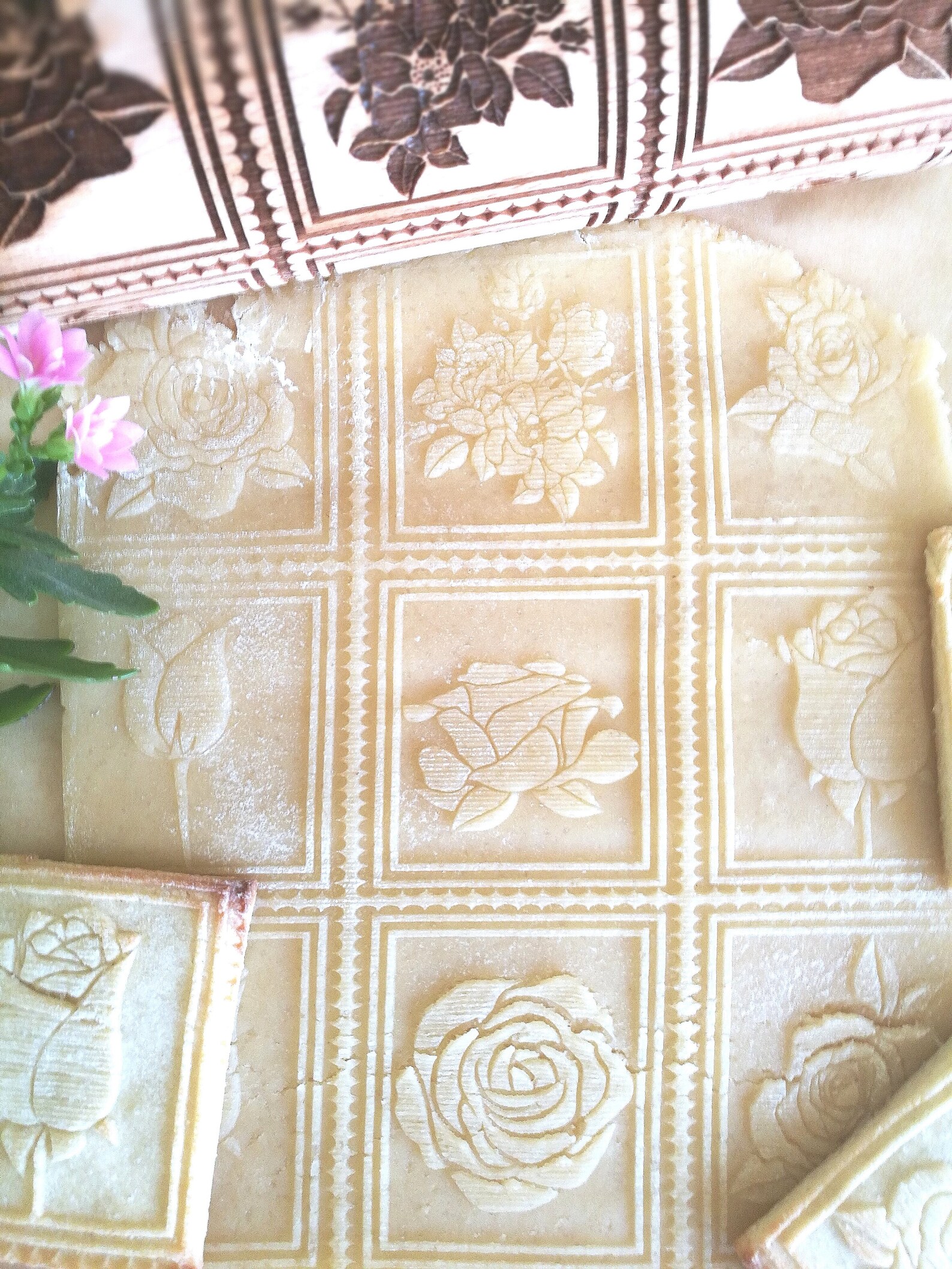 Roses Embossed Rolling Pin Springrle Cookie Mold Rose Textured Rolling ...