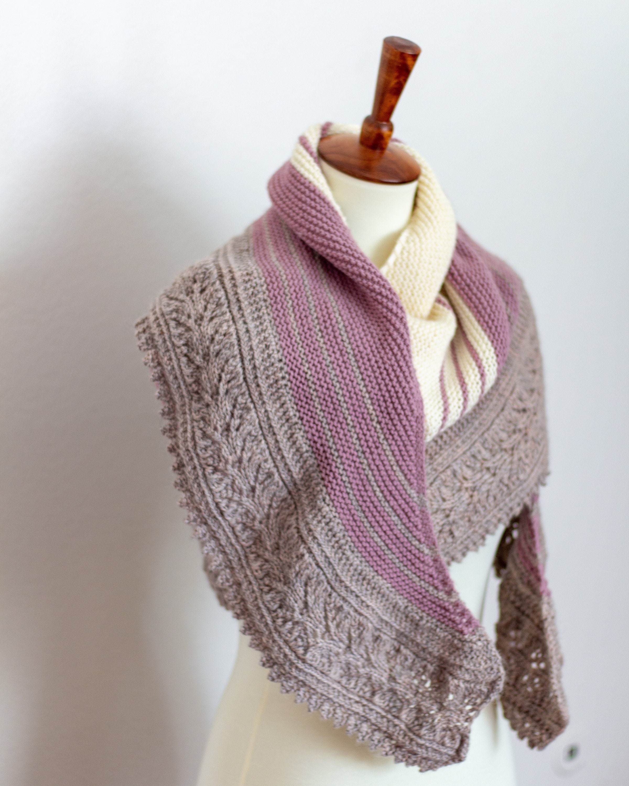 Pattern: Santa Cruz Shawl / Knit Shawl, Lace-edged Shawl, Knitting ...