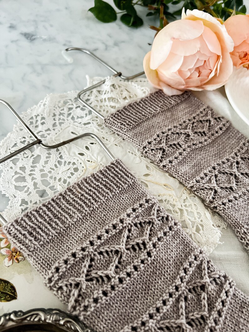 Knitting Pattern: the Willful Wallflower / Sock Knitting Pattern ...