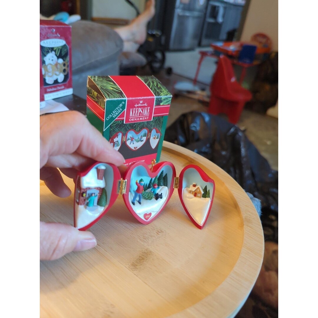 1991 Hallmark Keepsake Ornament Heart of Christmas 2nd in Series Artist ...