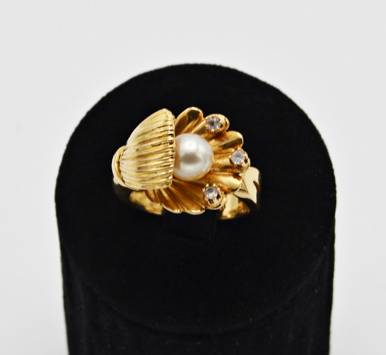 Shell-shaped Ring in 18k Gold With a Central Pearl Ring in - Etsy