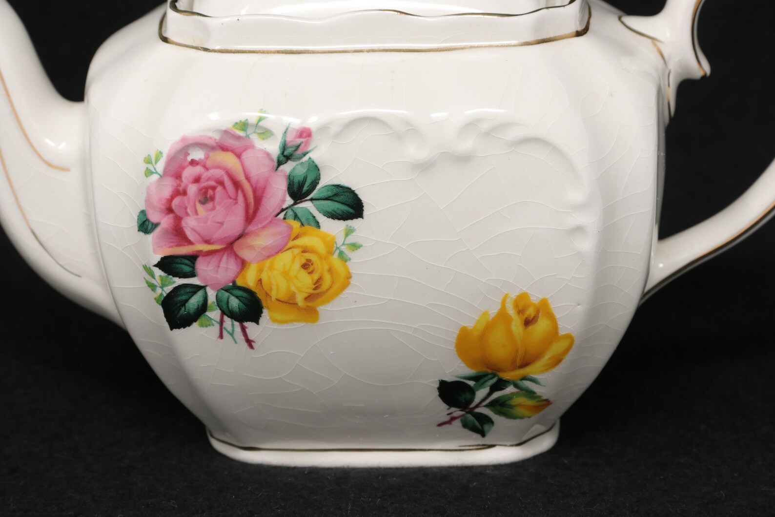 Small Sadler Cube Teapot, 1.5-2 Cups, Yellow and Pink Roses, Gold Trim ...