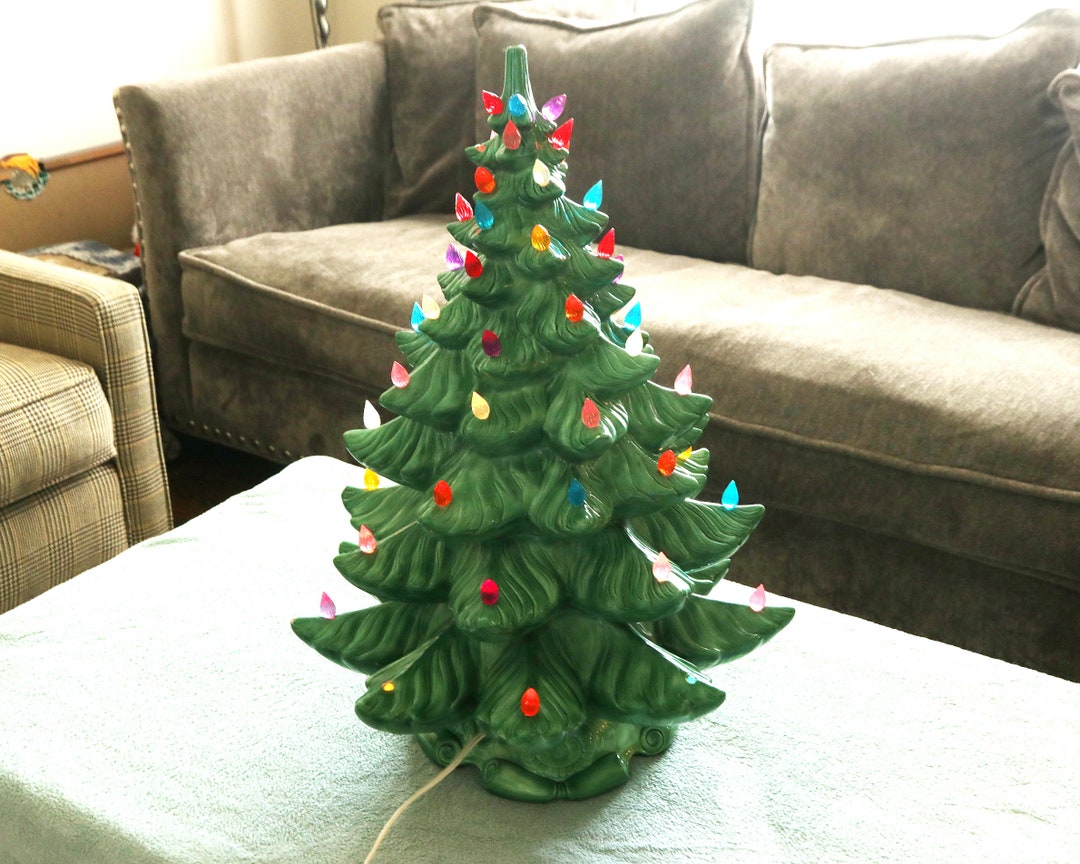AS IS 22" Atlantic Mold Ceramic Christmas Tree With Lights, Vintage ...
