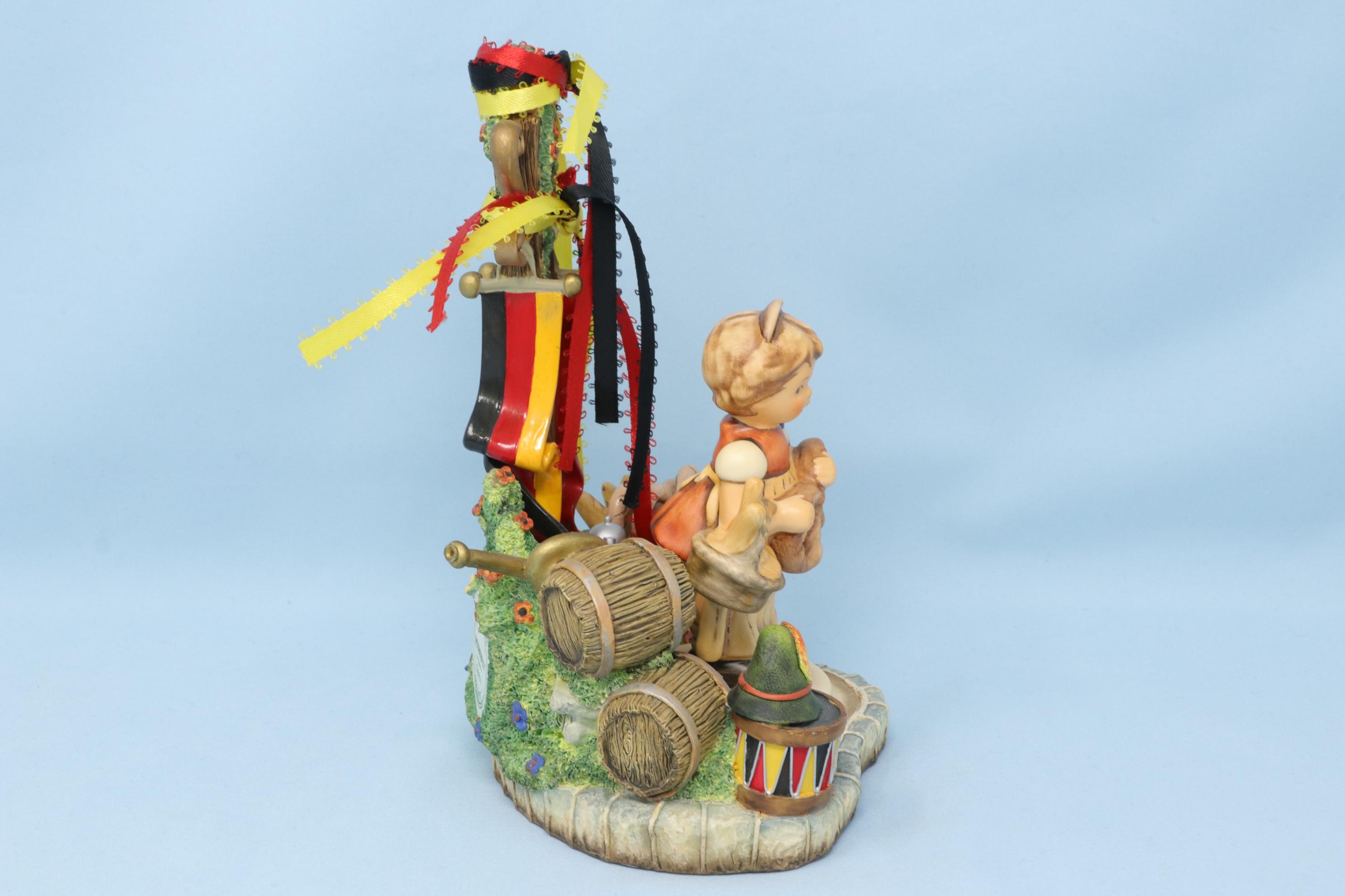 RARE MINT Hummelscape Octoberfest Display + Hummel Pretzel Girl ...
