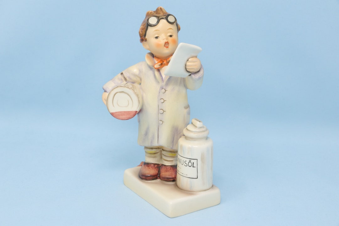 MINT 5.75 Inch Hummel Little Pharmacist Figurine #322, TMK6, Porcelain ...