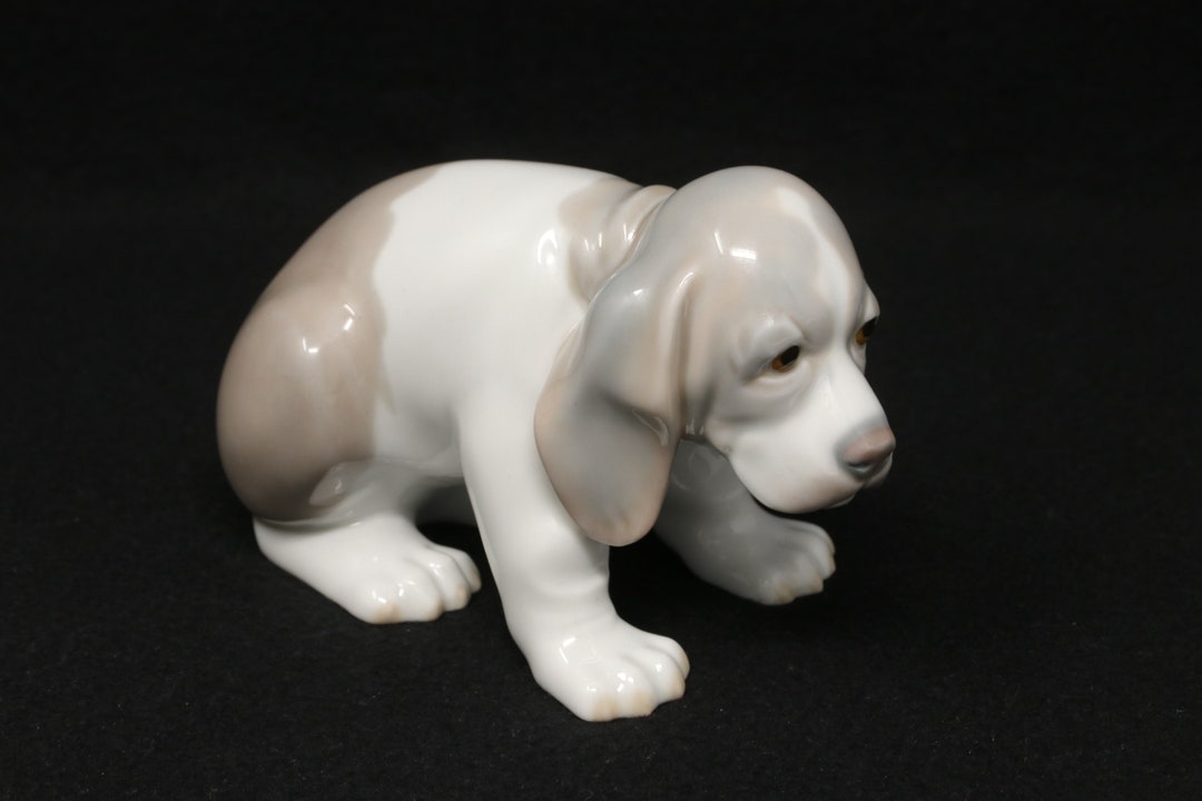 Unmarked MINT Lladro Beagle Puppy #1071, 6" Lladro Dog Figurine ...