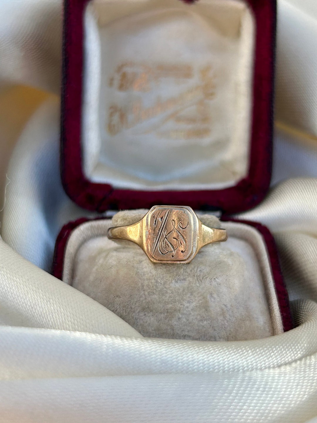 Sweet 9ct Gold Signet Ring - Etsy