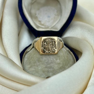 Chunky Vintage 9ct Yellow Gold Signet Ring - Etsy