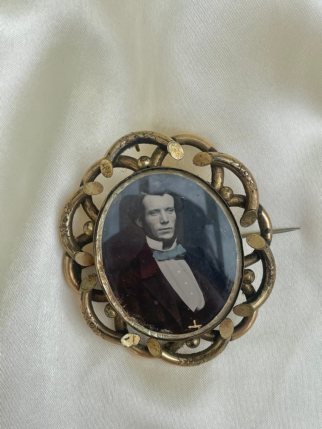 HUGE Victorian Portrait Locket in Guilt Metal - Etsy