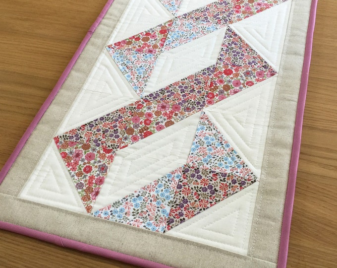 Pink Table Runner, Modern Table Runner, Floral Quilted Table Runner ...