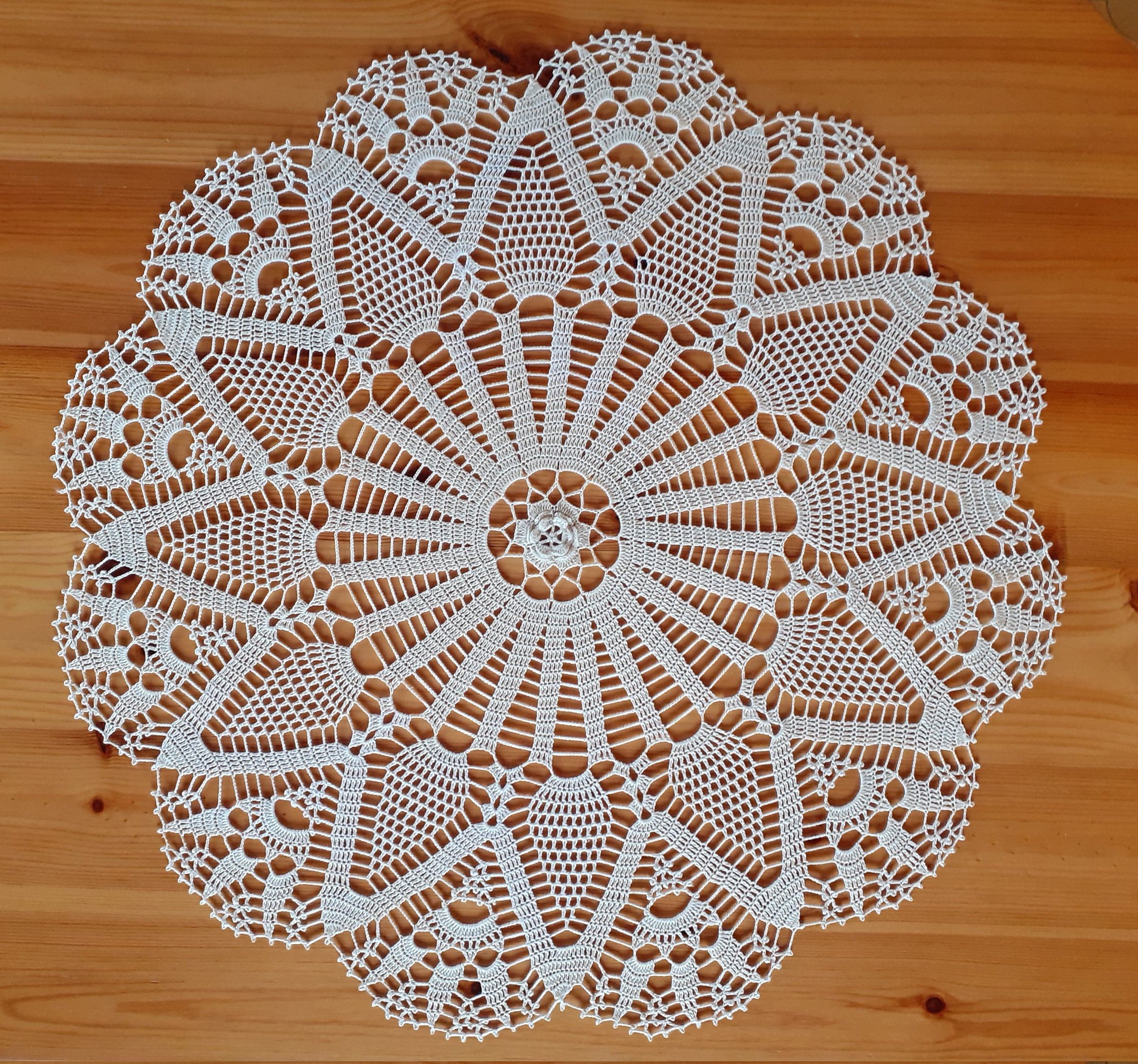 Napperon ou centre de table rond crocheté main de couleur écru - Etsy ...