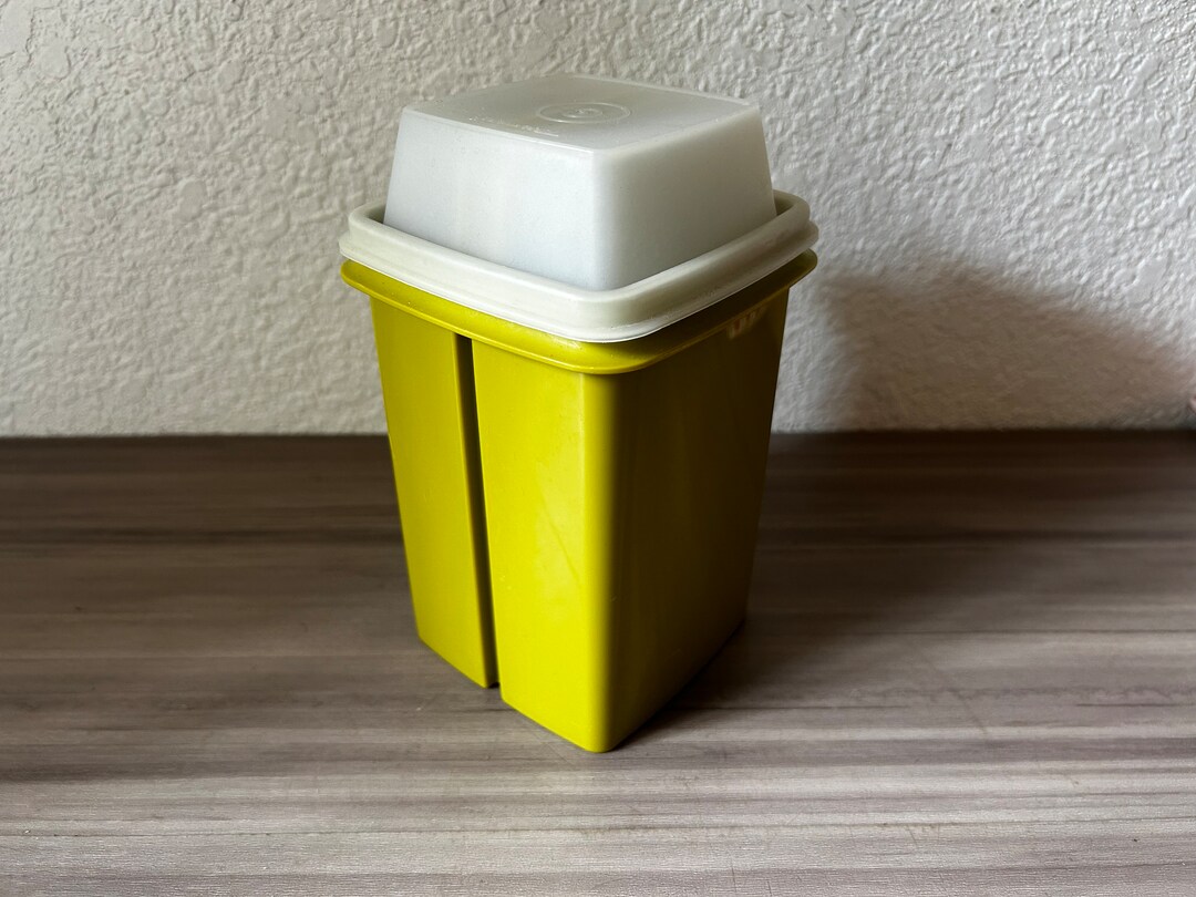 Vintage Kitchen, Vintage Green Tupperware Pickle Keeper Pick-a-deli ...