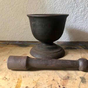 Antique Footed Cast Iron Mortar and Pestle, Apothecary Mortar and Pestle - Etsy