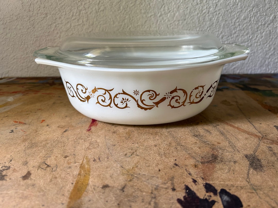 Vintage Pyrex Empire Scroll Casserole Dish With Lid, Pyrex 043 1 1/2 Qt ...