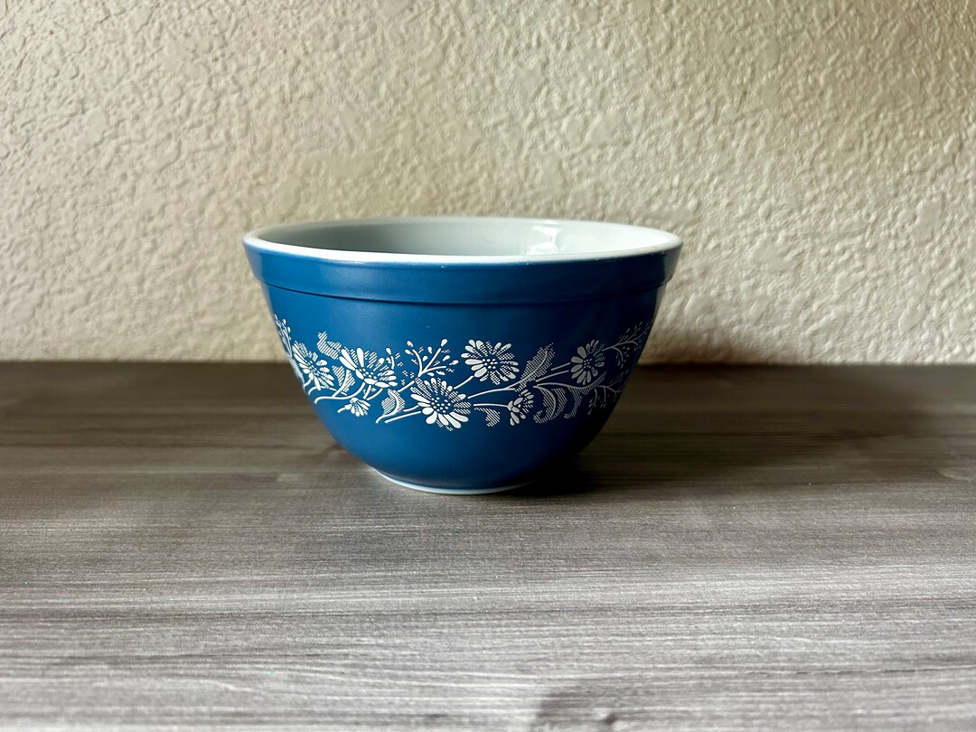 Vintage Pyrex Colonial Mist 401 Mixing Bowl, 350 Ml, Blue Milk Glass ...