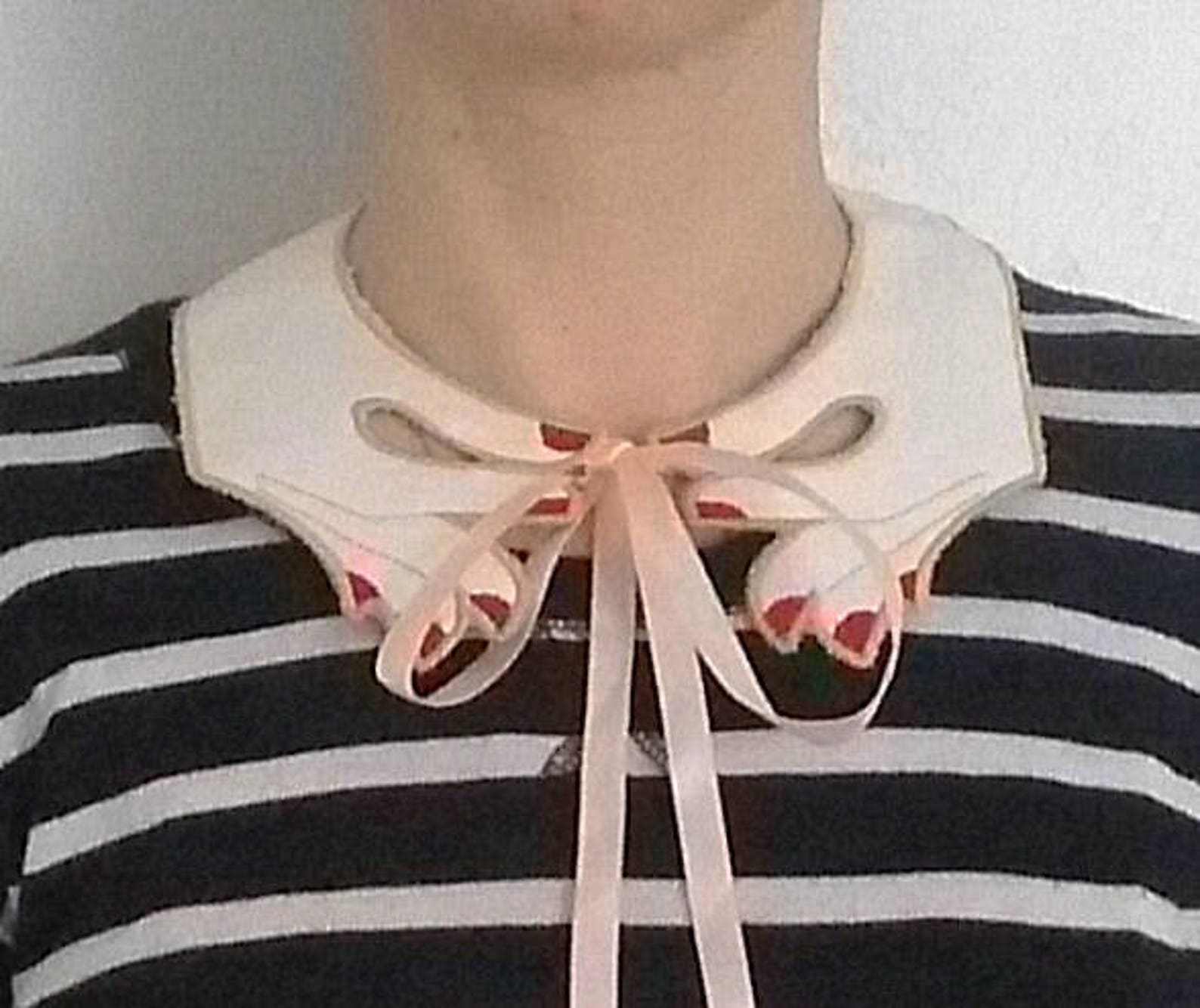 Machine Embroidery ITH Design Hands Collar - Etsy