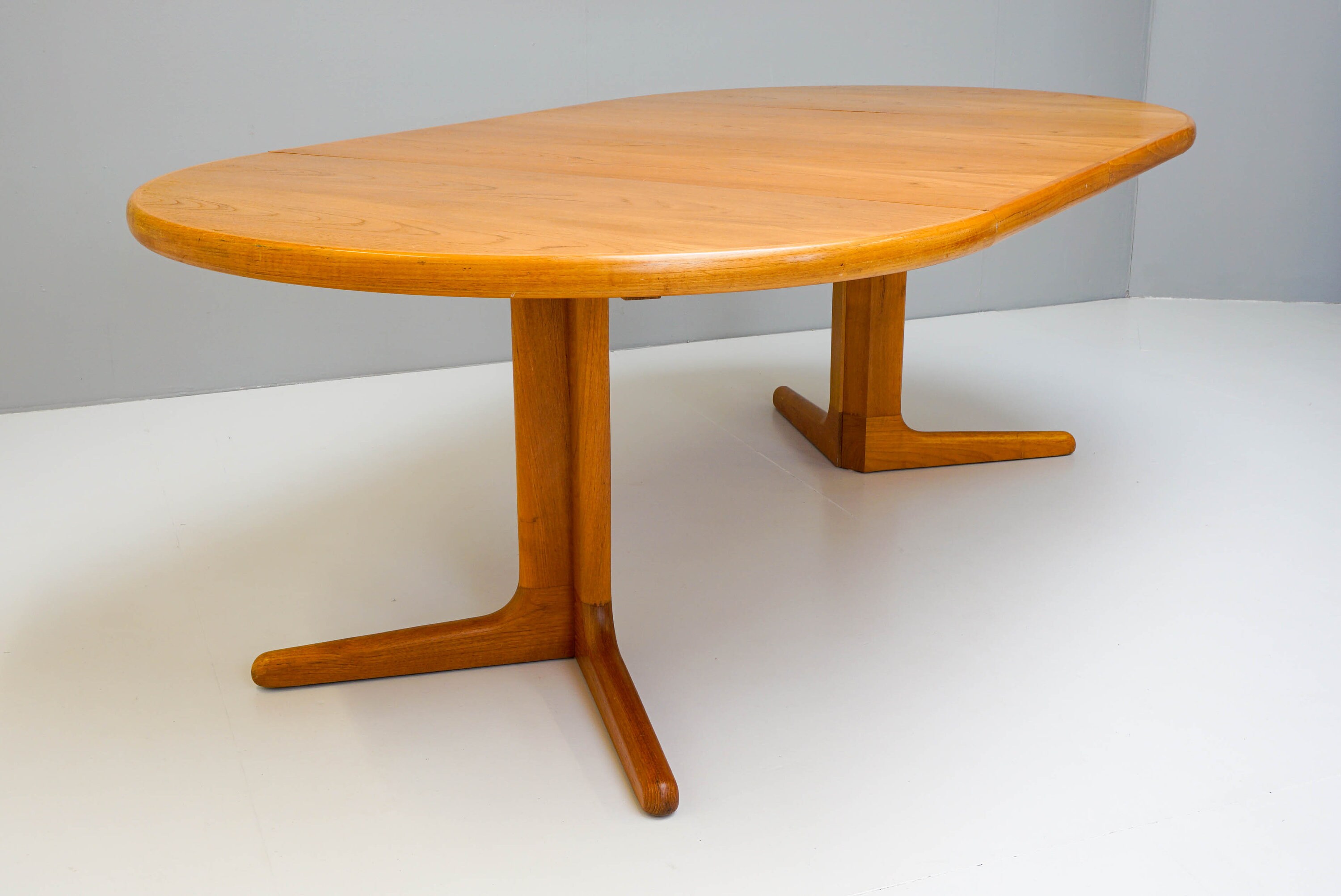 Large Danish Circular Extending Table - Etsy