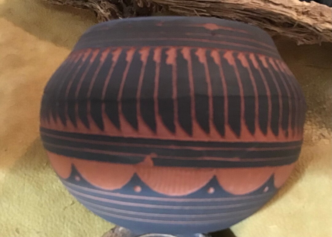 SIGNED Vintage Authentic Native American Indian Hand Painted Red Clay ...