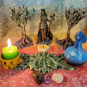 Danu, Celtic Goddess Statue, Mother of the Tuatha Dé Danann, River ...