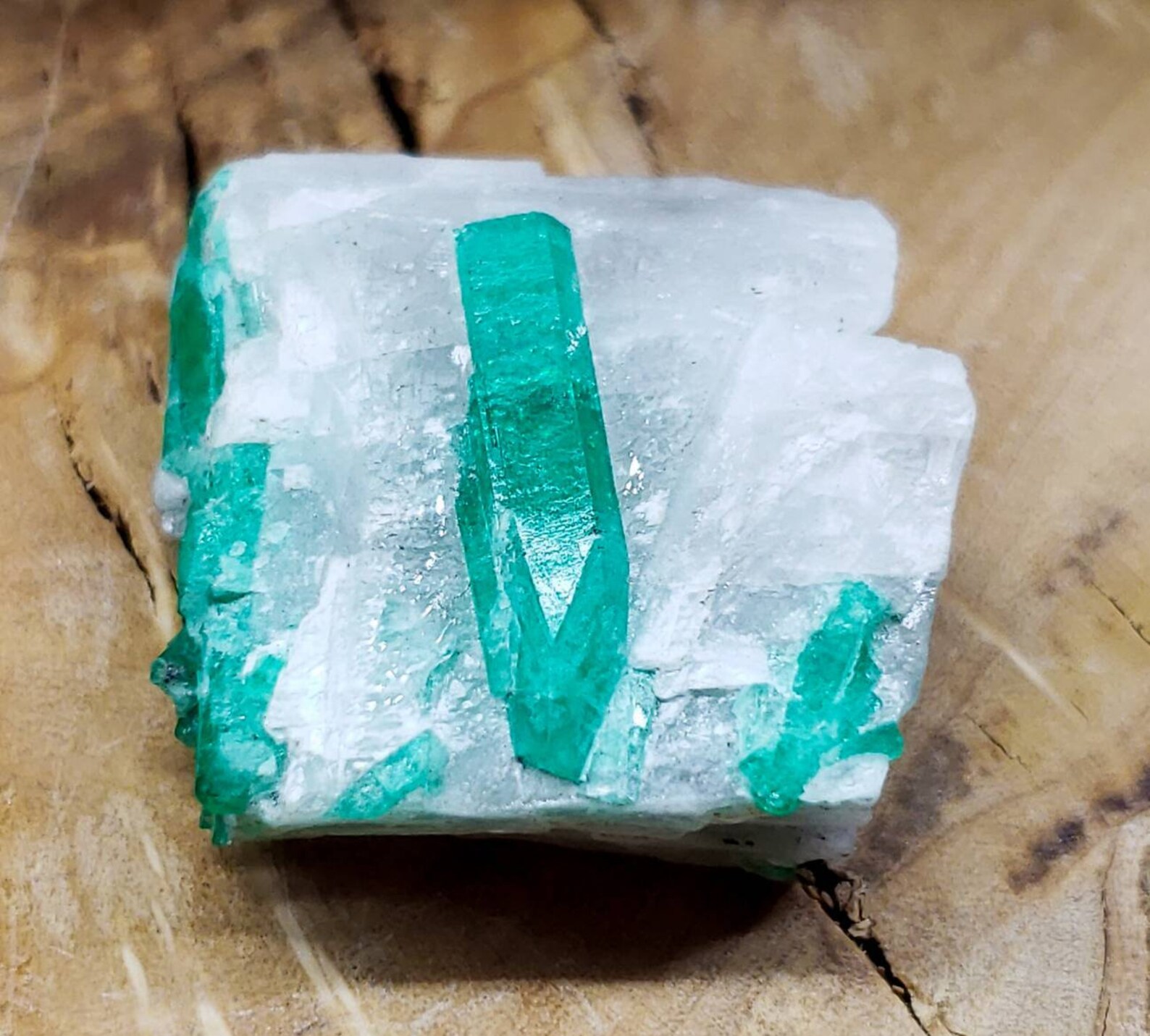Rare Emerald Beryl Crystals in White Quartz, From Columbia Chivor Mine ...