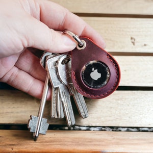 Handmade Leather Keychain With AirTag Pocket - Stylish AirTag Holder ...