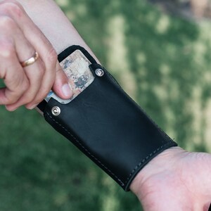 Men's Handmade Leather Wrist Wallet - Multi-functional Bracelet Wallet ...