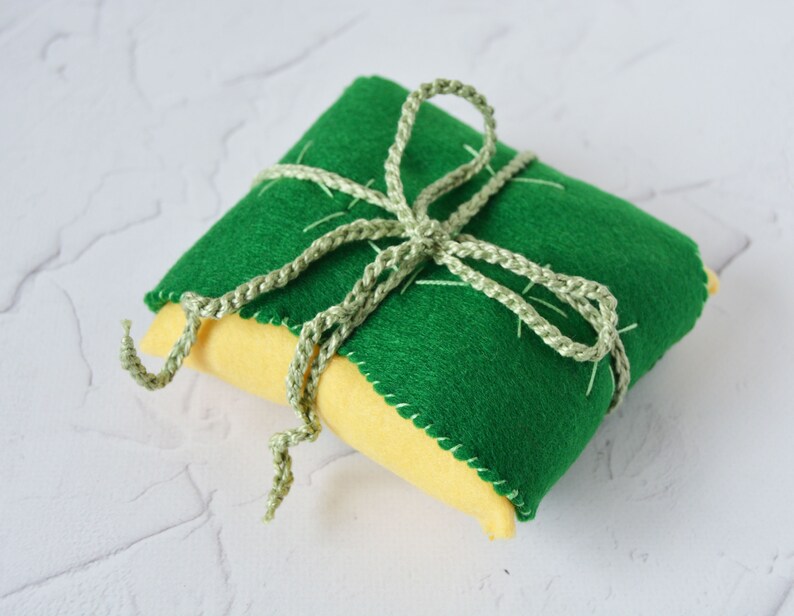 Felt bread in leaf envelope Elvish bread Handmade interrior | Etsy